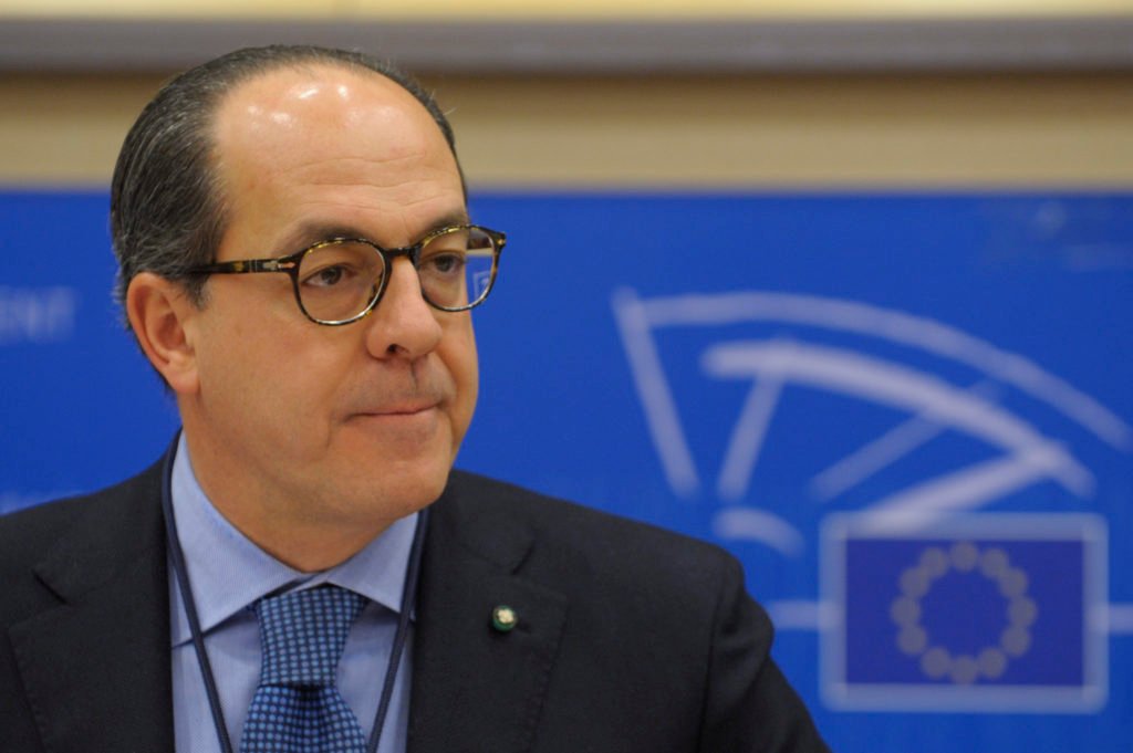 De Castro: l'UE coordini gli Stati nella risoluzione degli ...